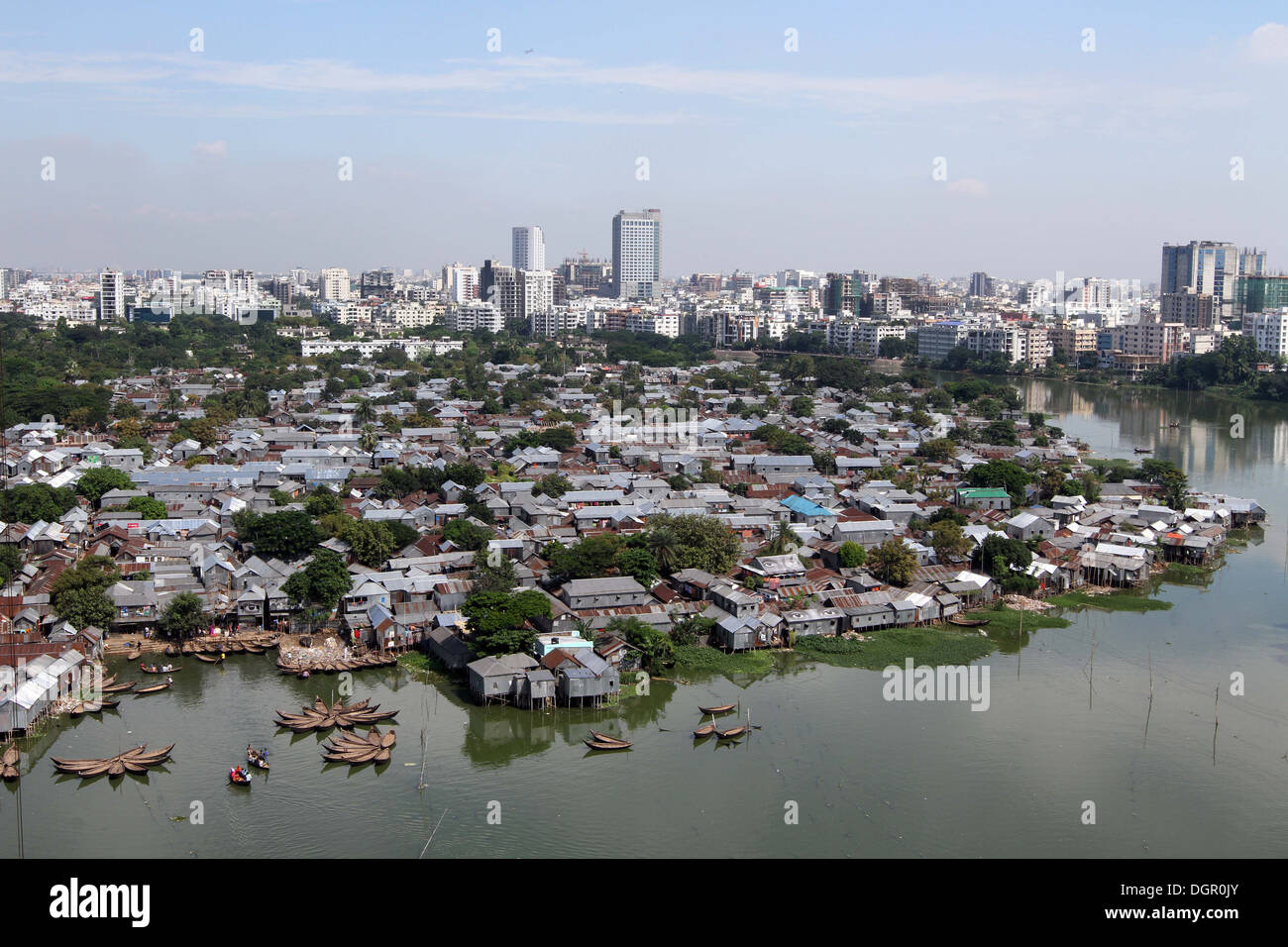 A general view of a korail slum in Dhaka on 24 October 2013 Stock Photo ...