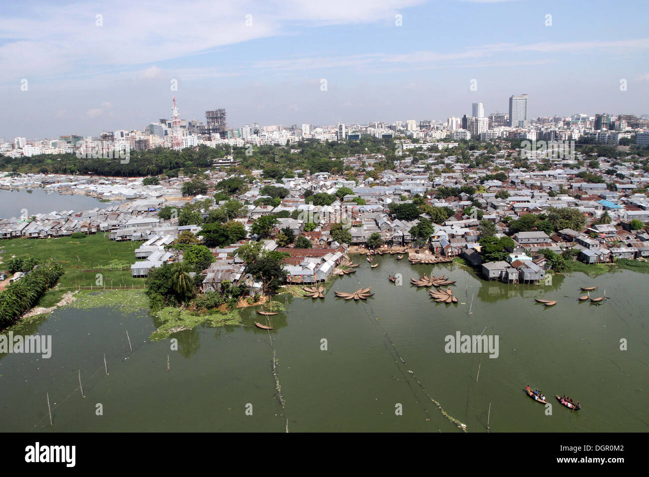 A general view of a korail slum in Dhaka on 24 October 2013 Stock Photo ...
