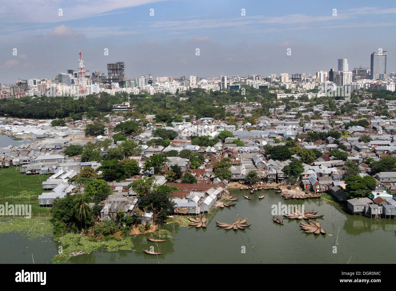 A general view of a korail slum in Dhaka on 24 October 2013 Stock Photo ...