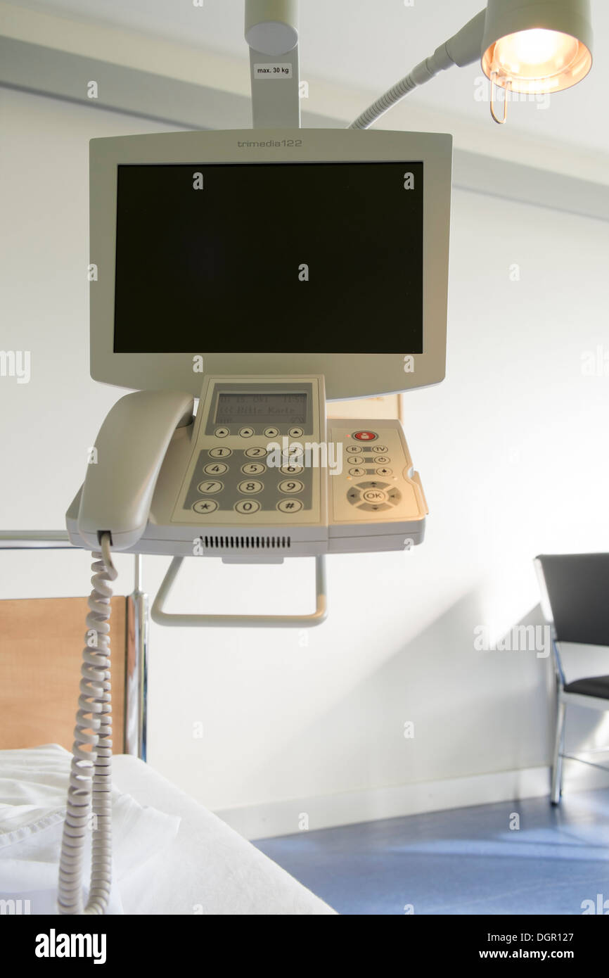 Hospital bed tv hi-res stock photography and images - Alamy