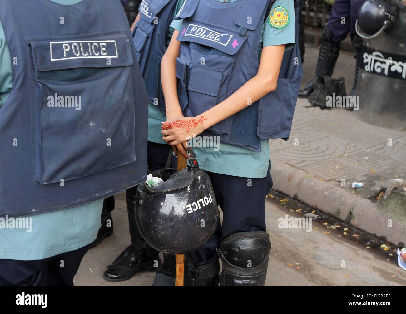 Bangladeshi police woman hi-res stock photography and images - Alamy