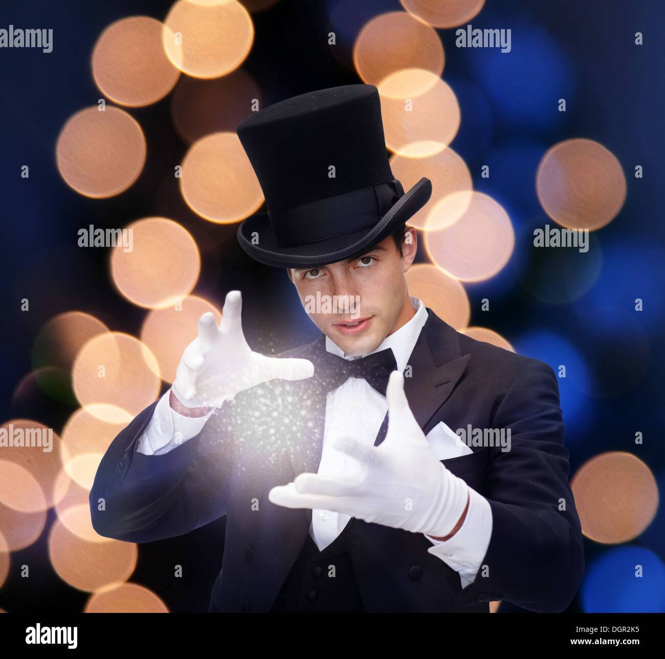 magician in top hat showing trick Stock Photo - Alamy