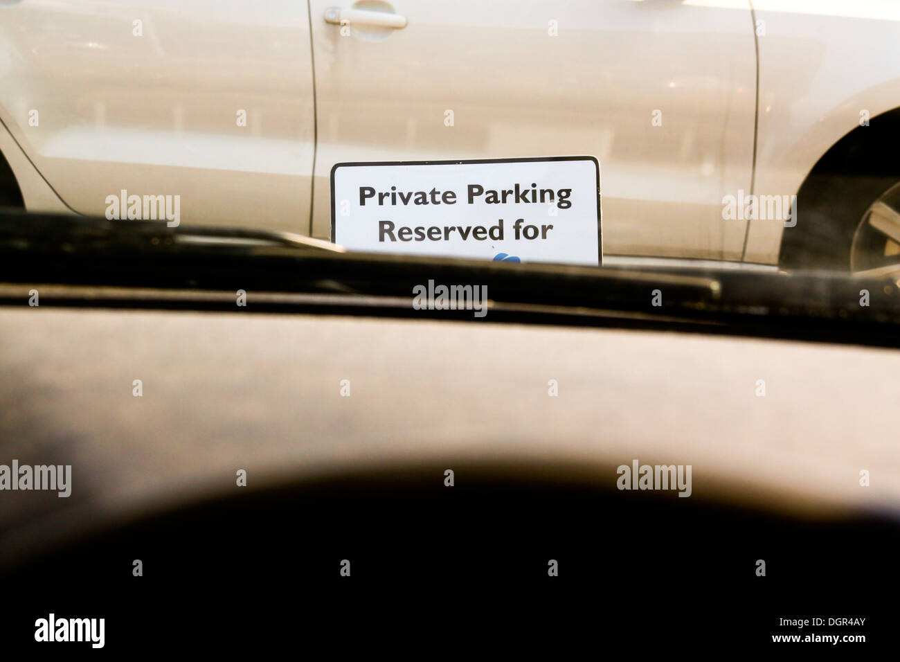 Car parking parking space hi-res stock photography and images - Alamy