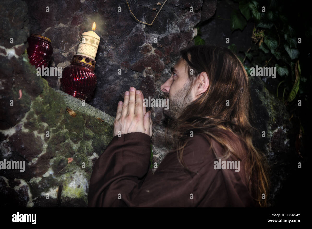 Catholic monk and prayer hi-res stock photography and images - Alamy