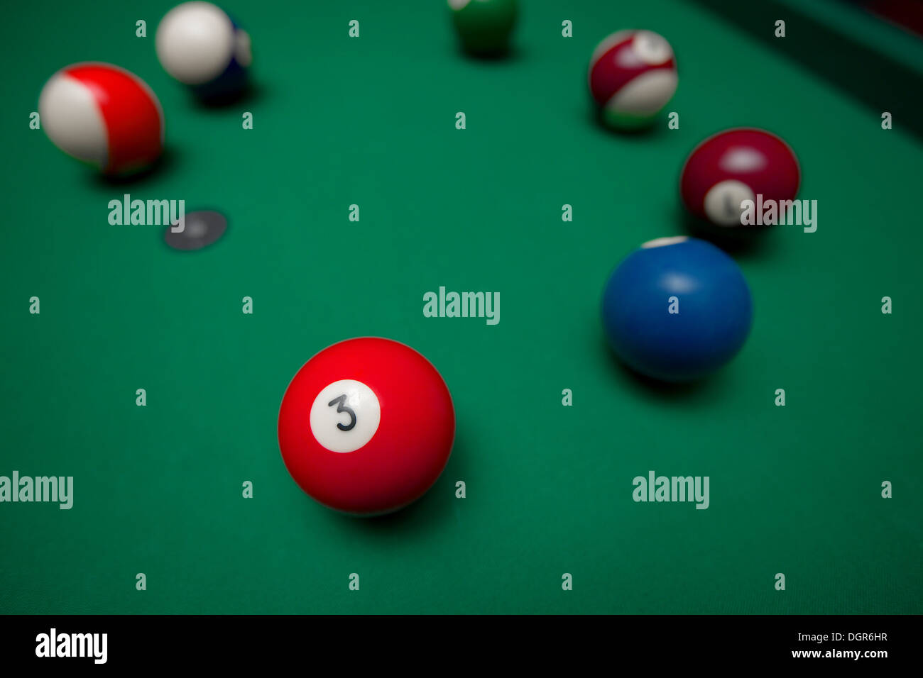 Red pool table hi-res stock photography and images - Alamy