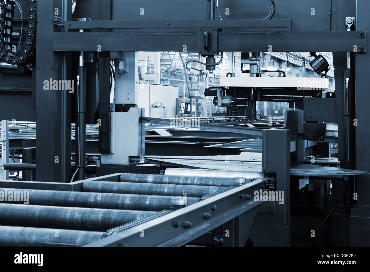 Modern workshop hi-res stock photography and images - Alamy