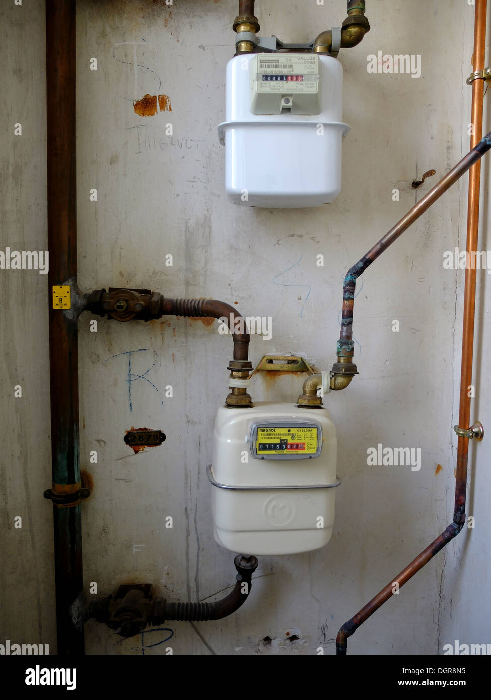 Old gas meter hi-res stock photography and images - Alamy