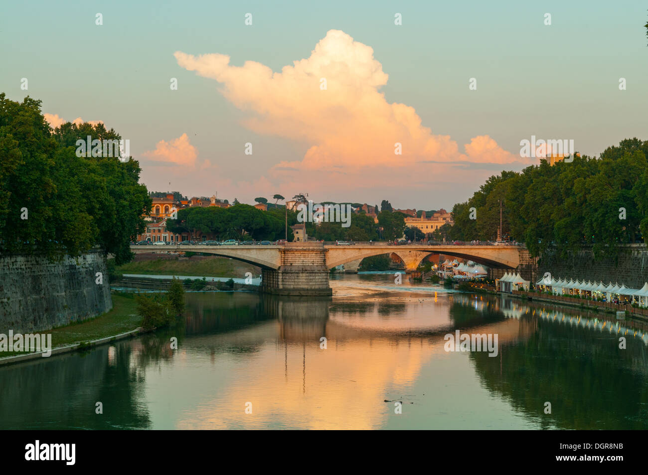 Sunset over Ponte Garibaldi, Rome, Lazio, Italy Stock Photo - Alamy