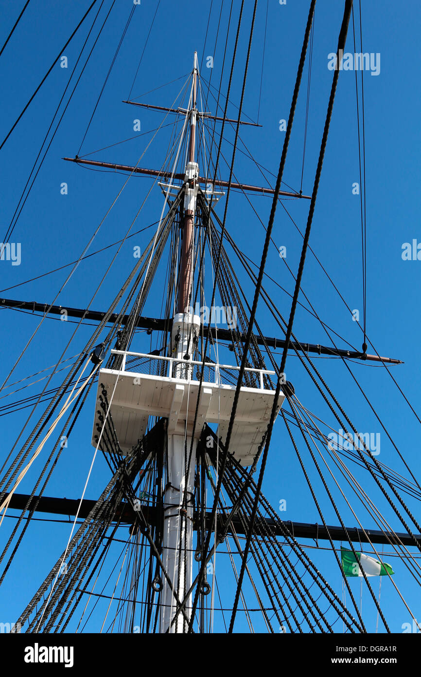 Rigging uss constitution hi-res stock photography and images - Alamy