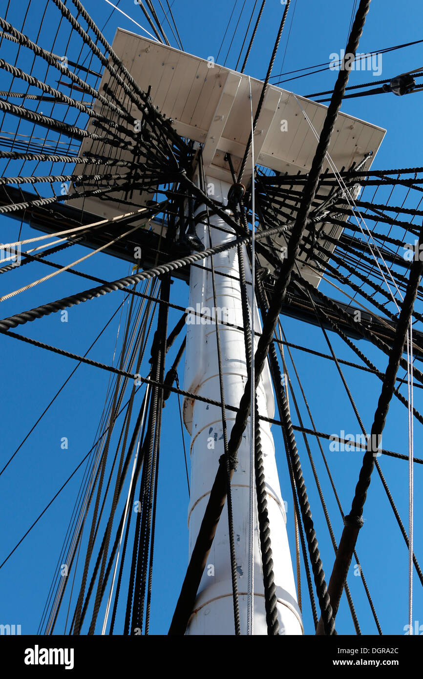 Rigging uss constitution hi-res stock photography and images - Alamy