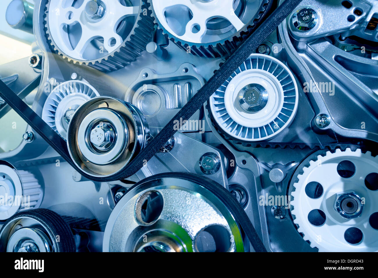 Car engine cut through hi-res stock photography and images - Alamy