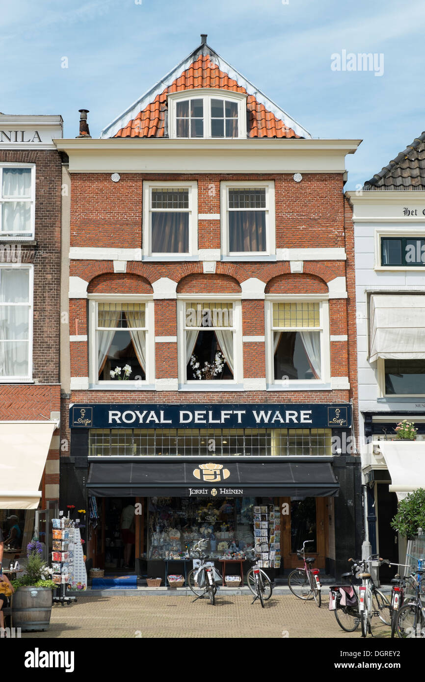Netherlands, Delft, Souvenir shop in the old town Stock Photo - Alamy