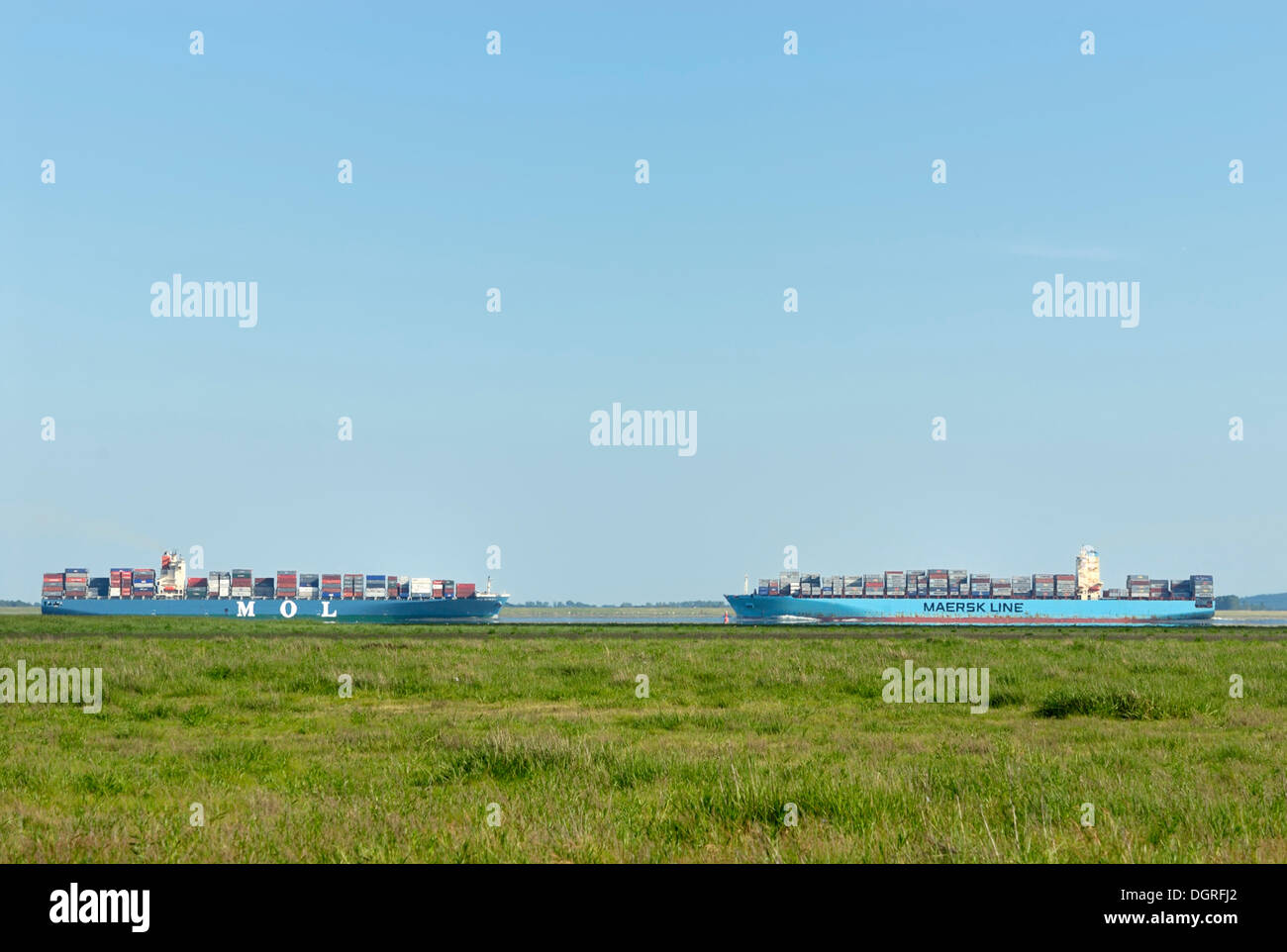 Container vessels hi-res stock photography and images - Alamy