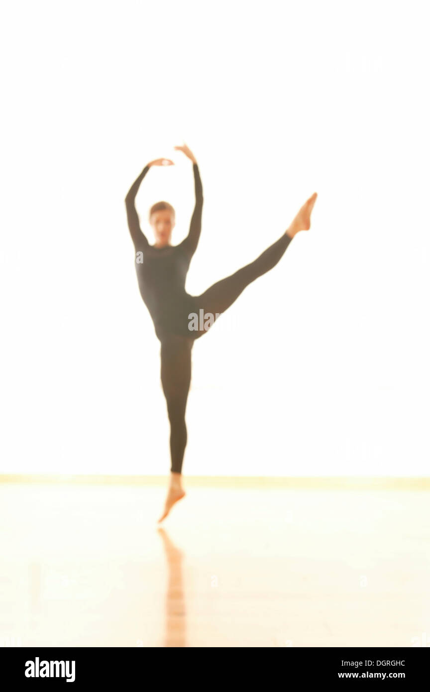 Full body fit ballet hi-res stock photography and images - Alamy