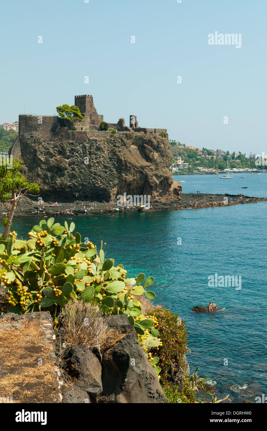 Aci castello hi-res stock photography and images - Alamy