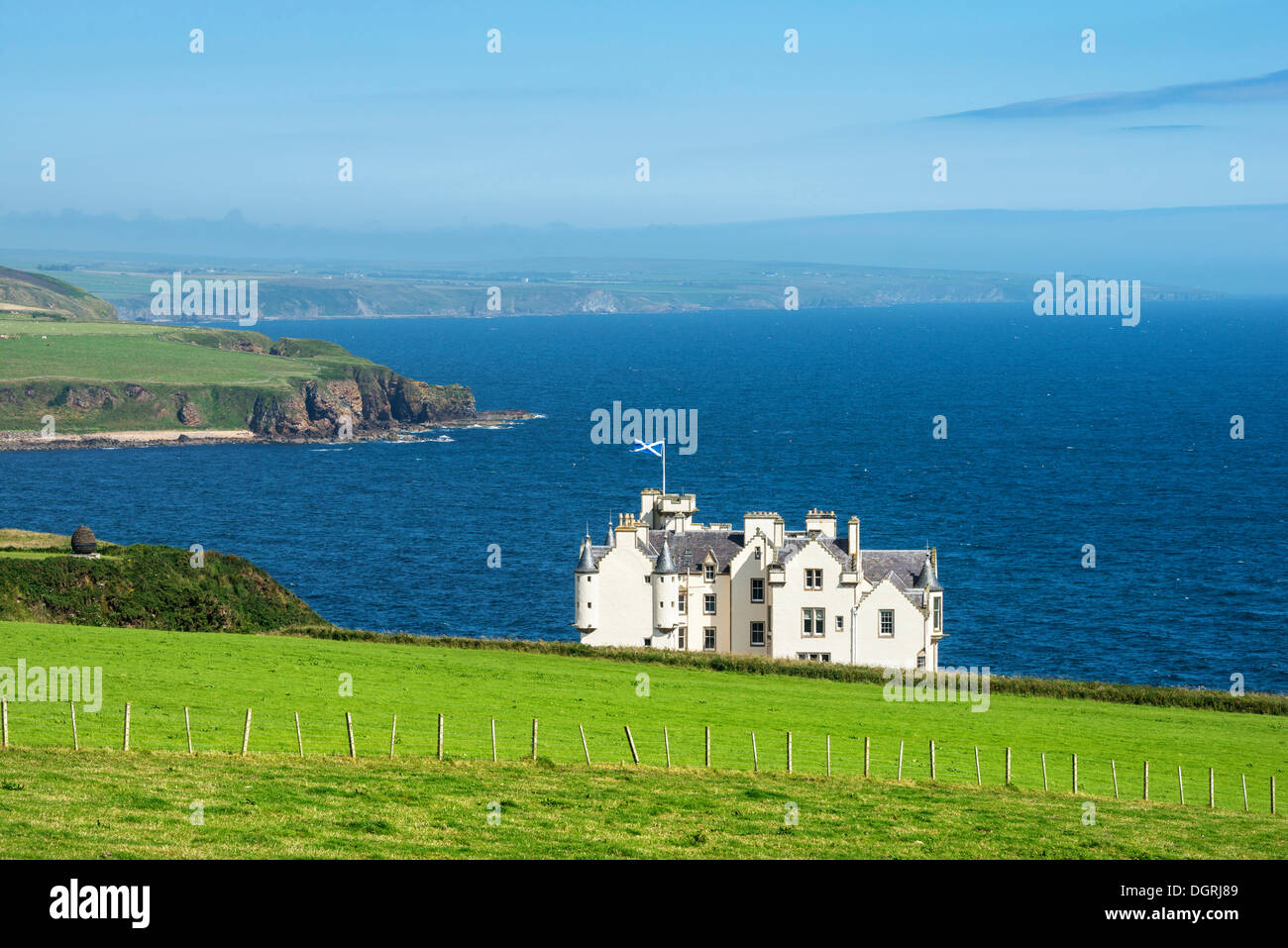 Dunbeath castle hi-res stock photography and images - Alamy