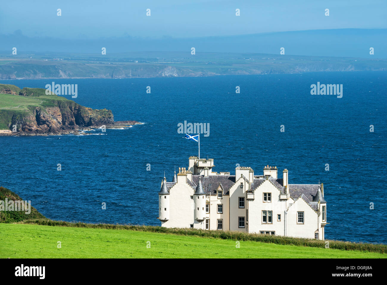 Dunbeath castle hi-res stock photography and images - Alamy