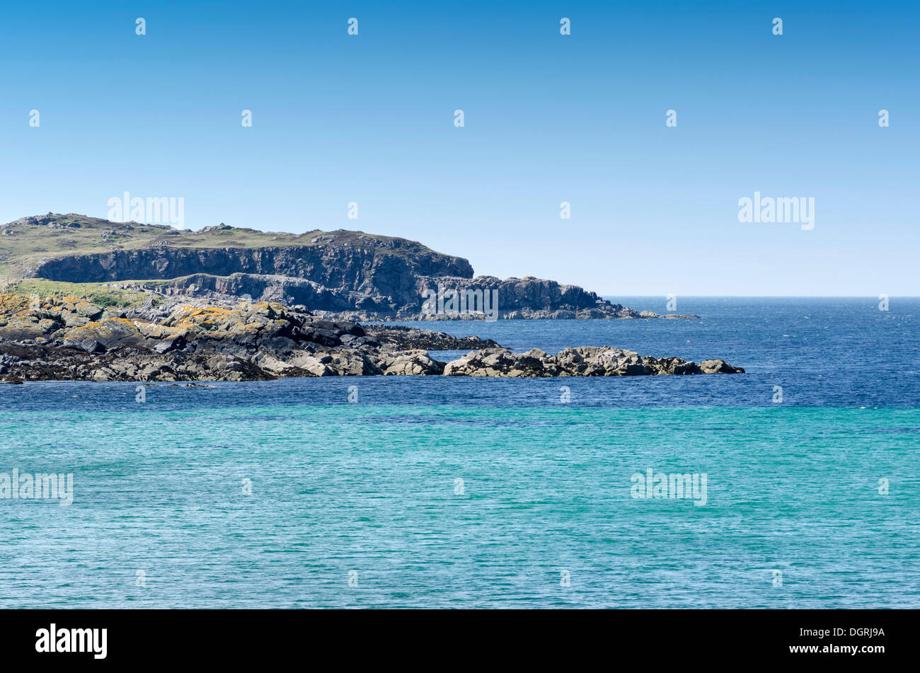 Rocky coast in Scourie Bay, county of Sutherland, Scotland, United ...