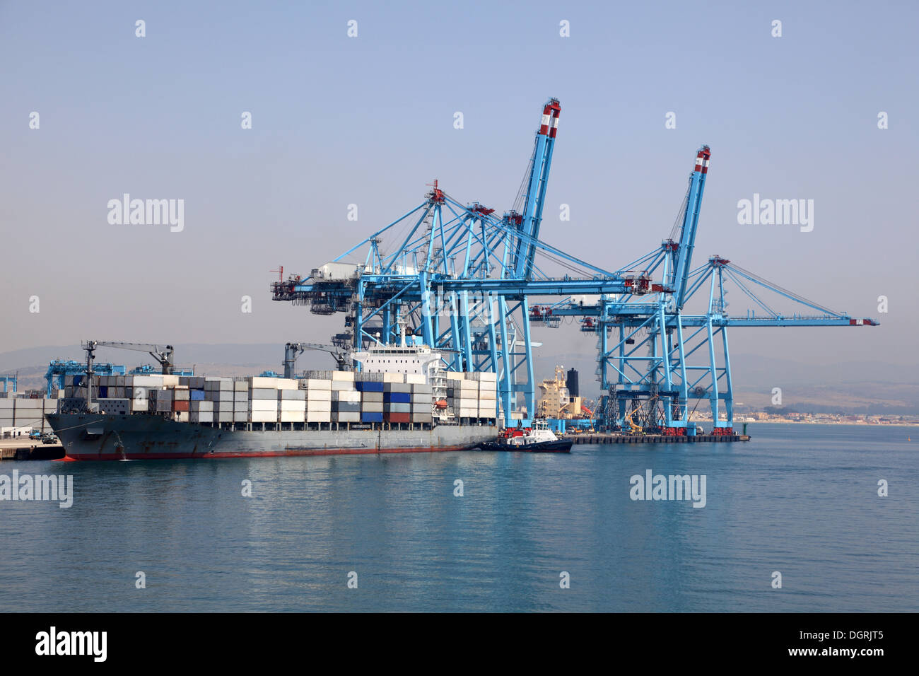 Port terminal equipment hi-res stock photography and images - Alamy