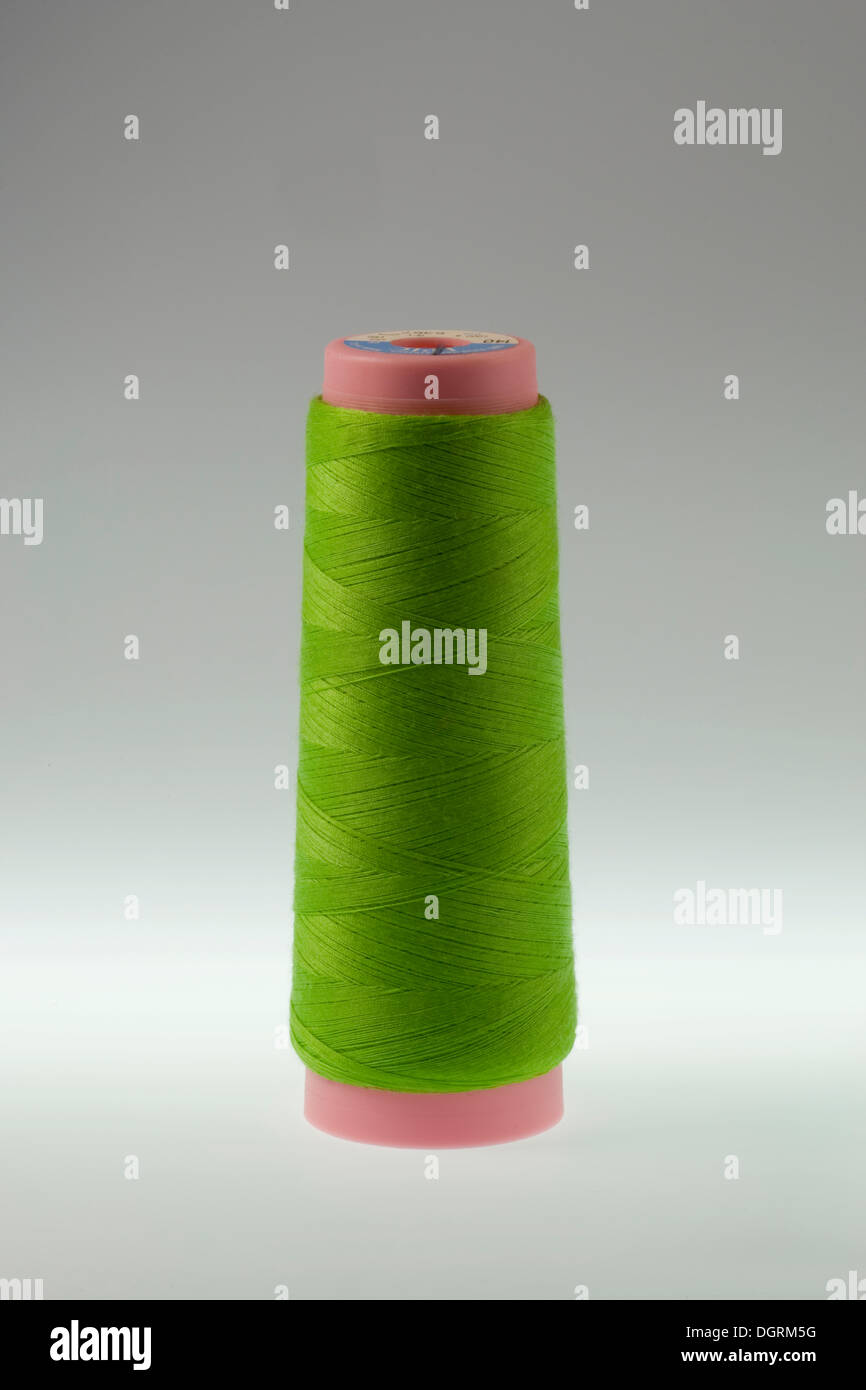 Thread article hi-res stock photography and images - Alamy