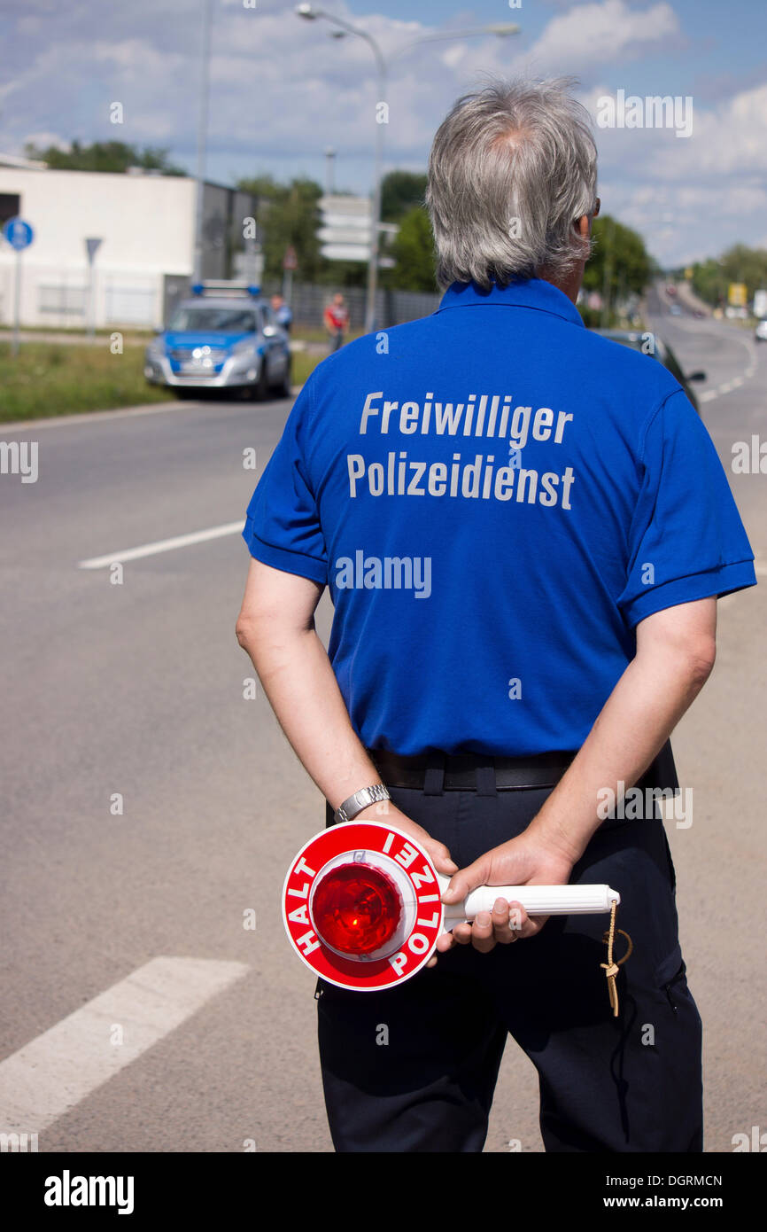 Policeman rear view hi-res stock photography and images - Alamy