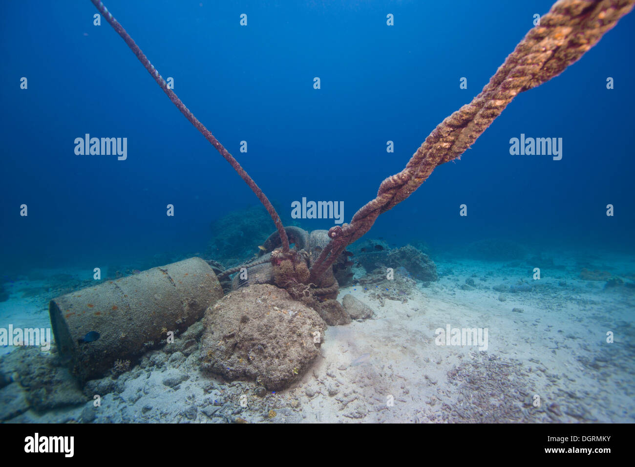 Anchor damage hi-res stock photography and images - Alamy