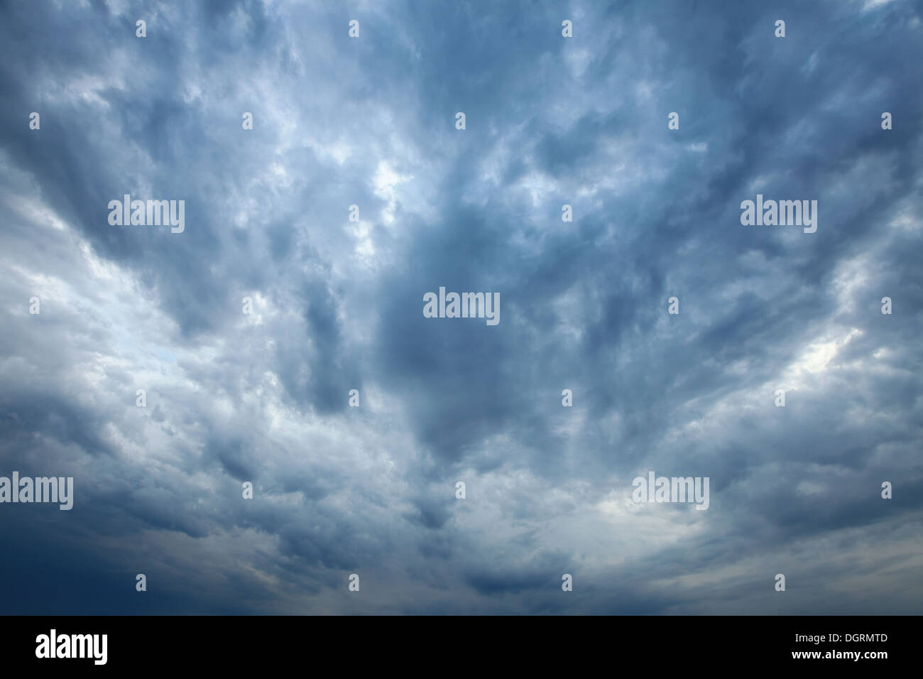 Dull clouds hi-res stock photography and images - Alamy