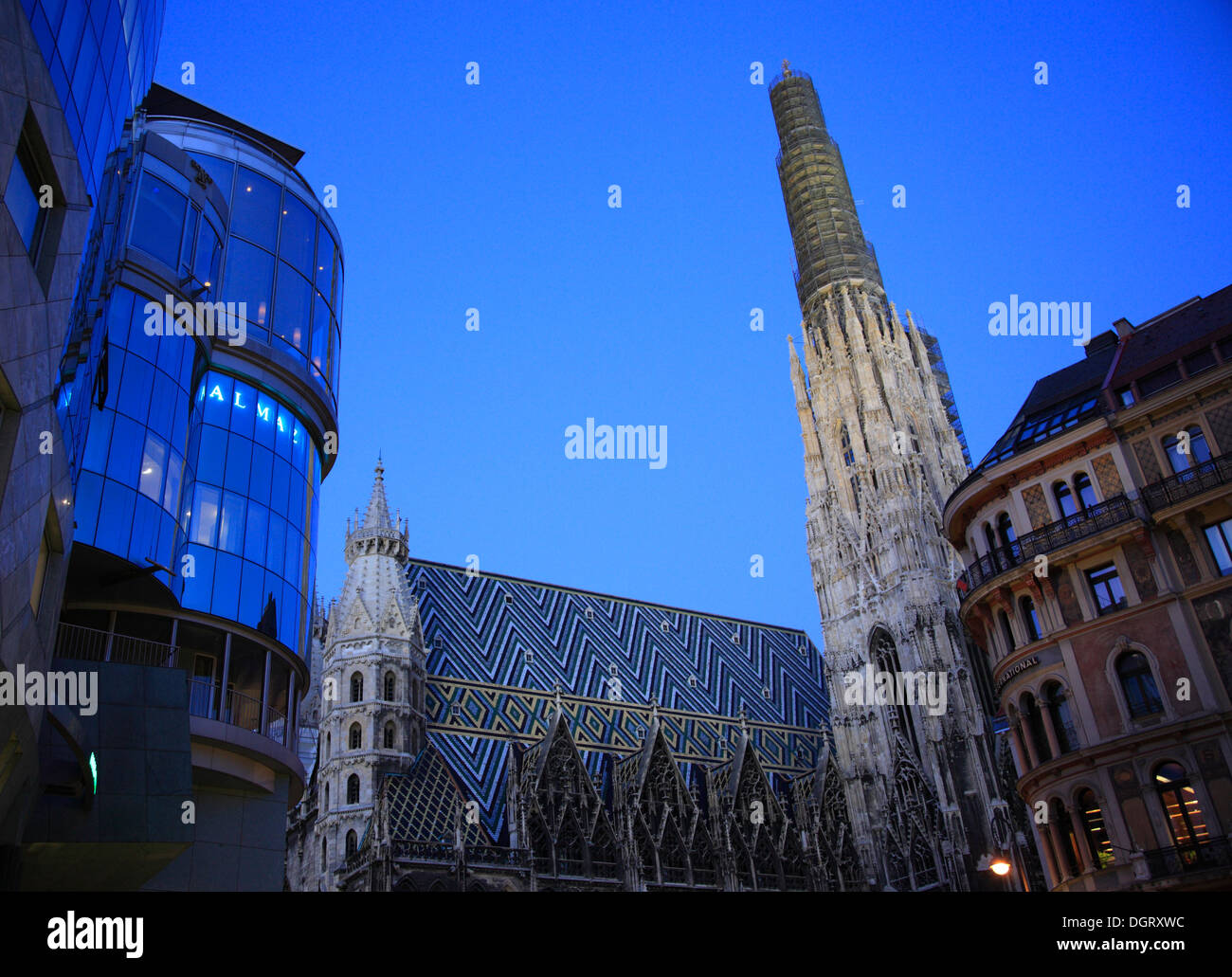 Stephansplatz with Stephansdom, Vienna, Austria Stock Photo - Alamy