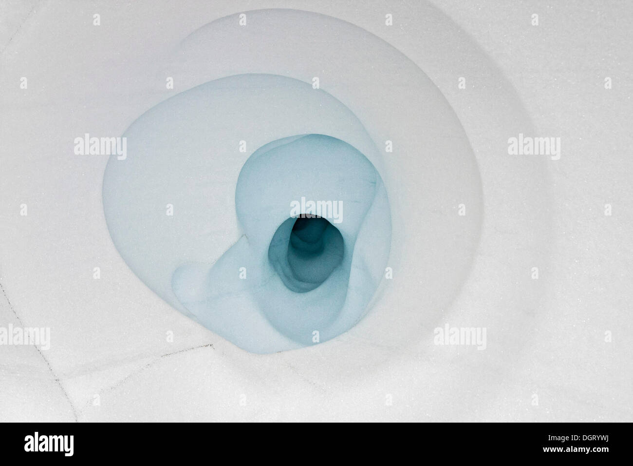 Hole to fill hi-res stock photography and images - Alamy