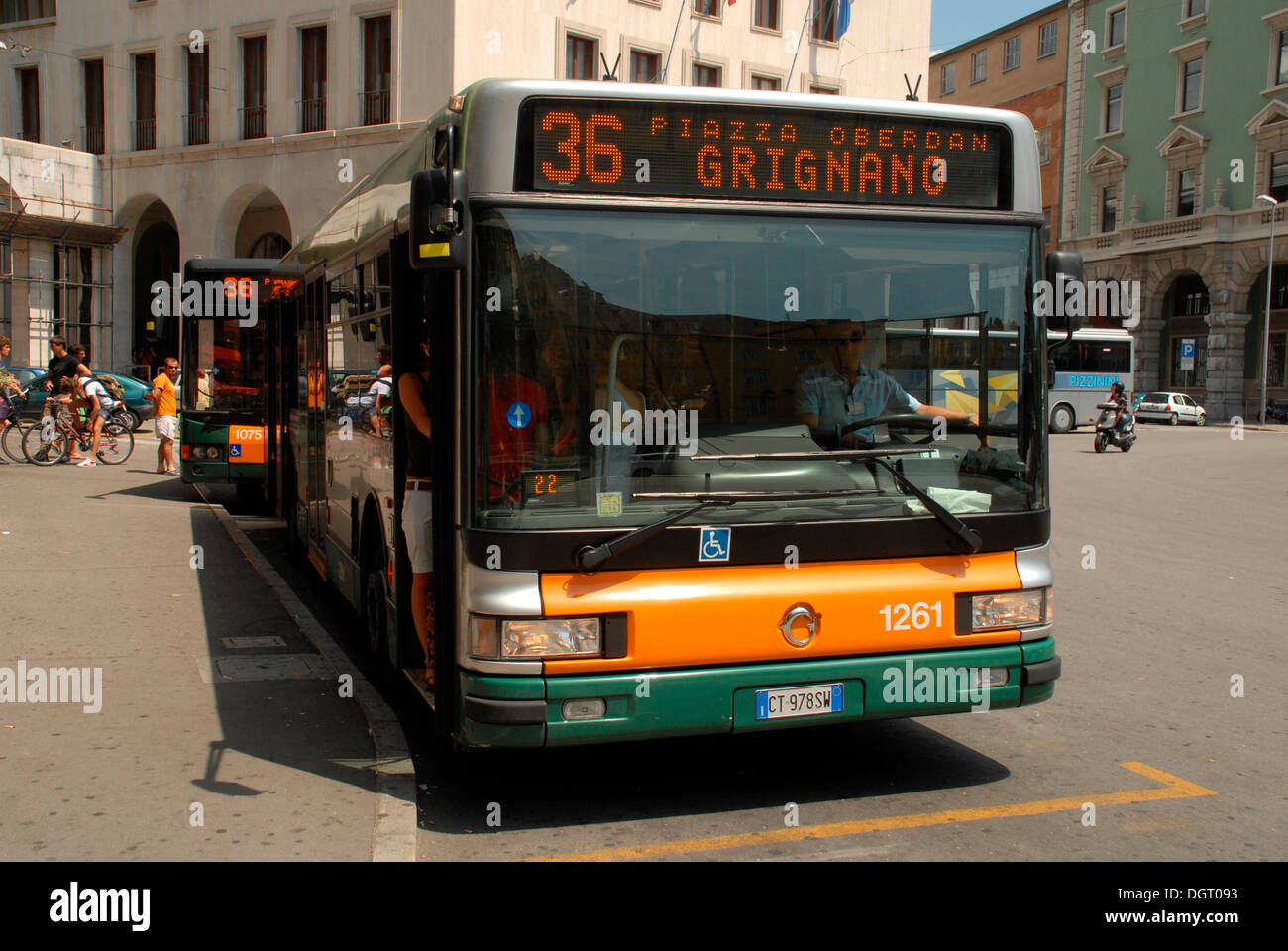 Coach bus italy hi-res stock photography and images - Alamy