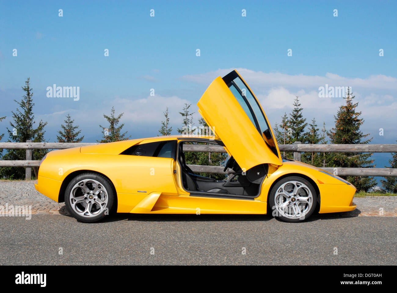 Lamborghini murcielago side view hi-res stock photography and images ...