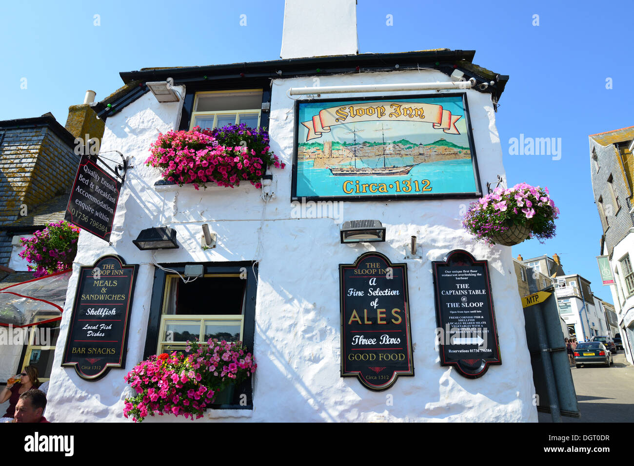 14th century Sloop Inn, Back Lane, St Ives, Cornwall, England, United ...