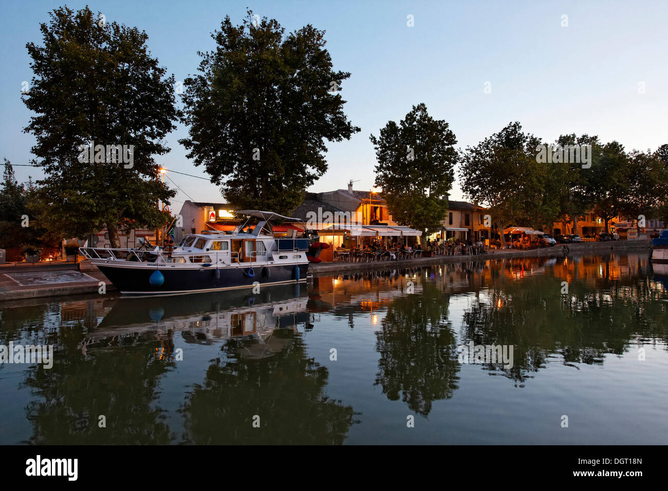 Canal du Midi in Trèbes, restaurants at the harbour, Carcassonne ...