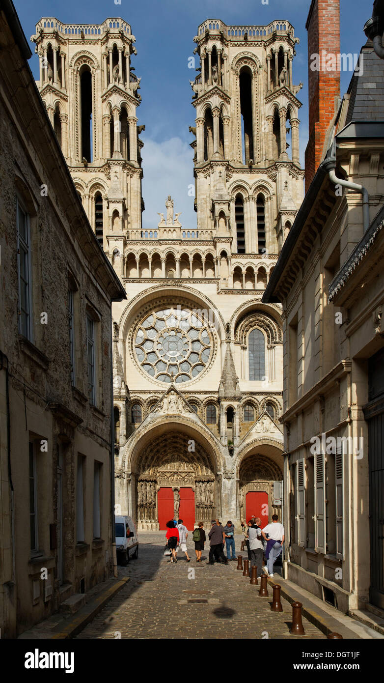 Gothic buildings and landmarks in ancient daylight hi-res stock ...