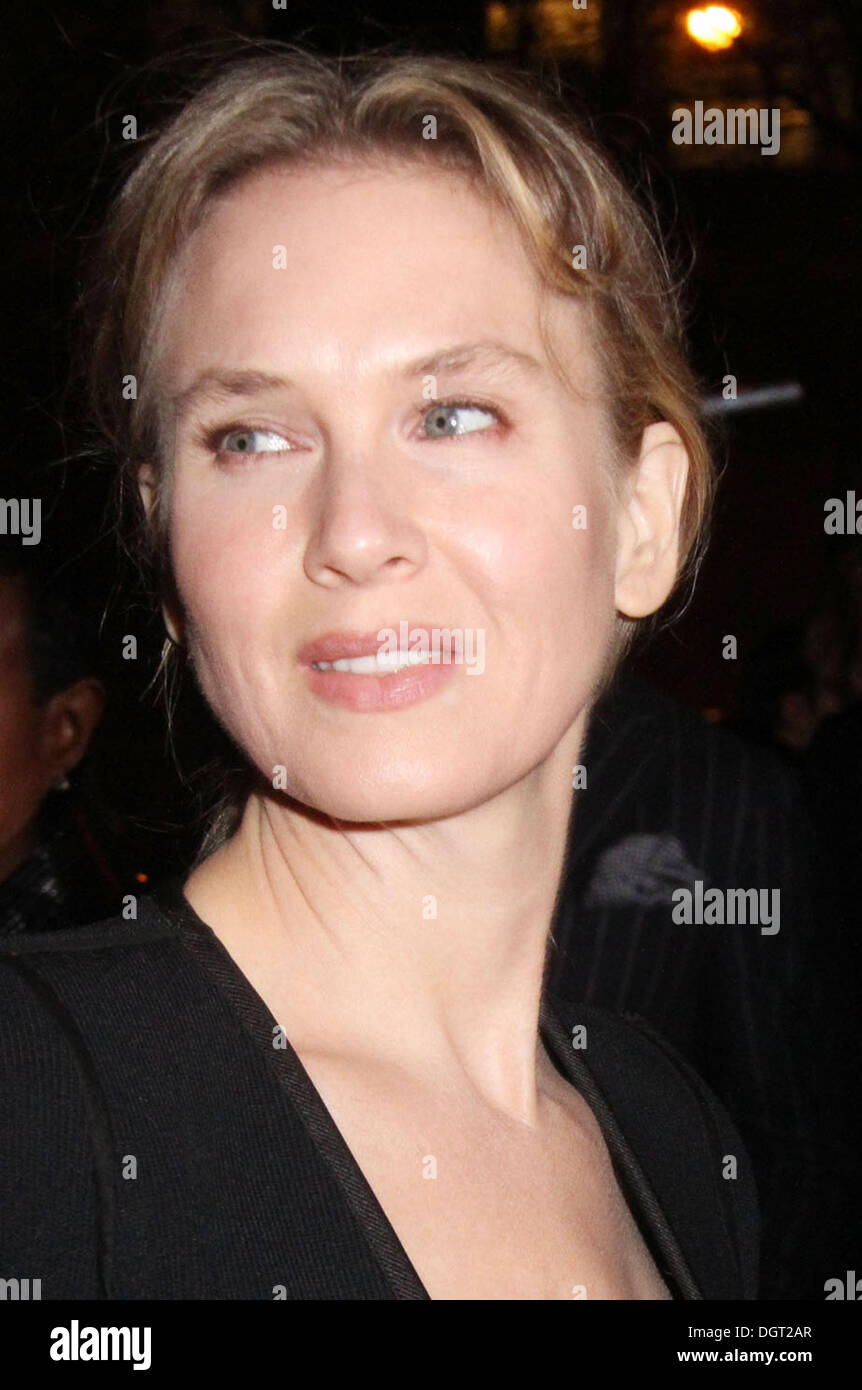 Oct. 24, 2013 - New York, U.S. - Actress RENEE ZELLWEGER arrives for ...