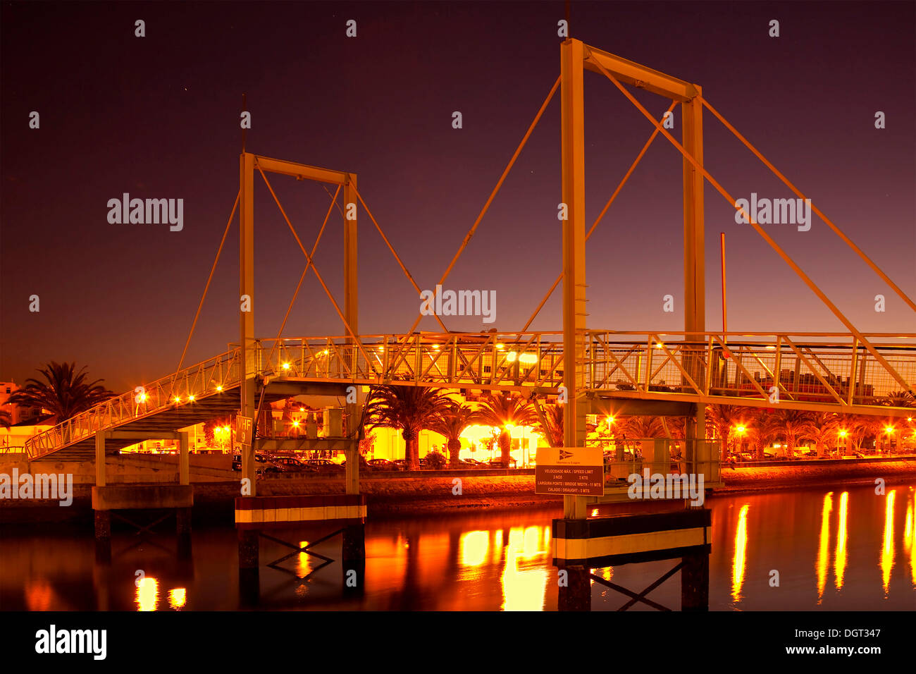 Flap bridge hi-res stock photography and images - Alamy