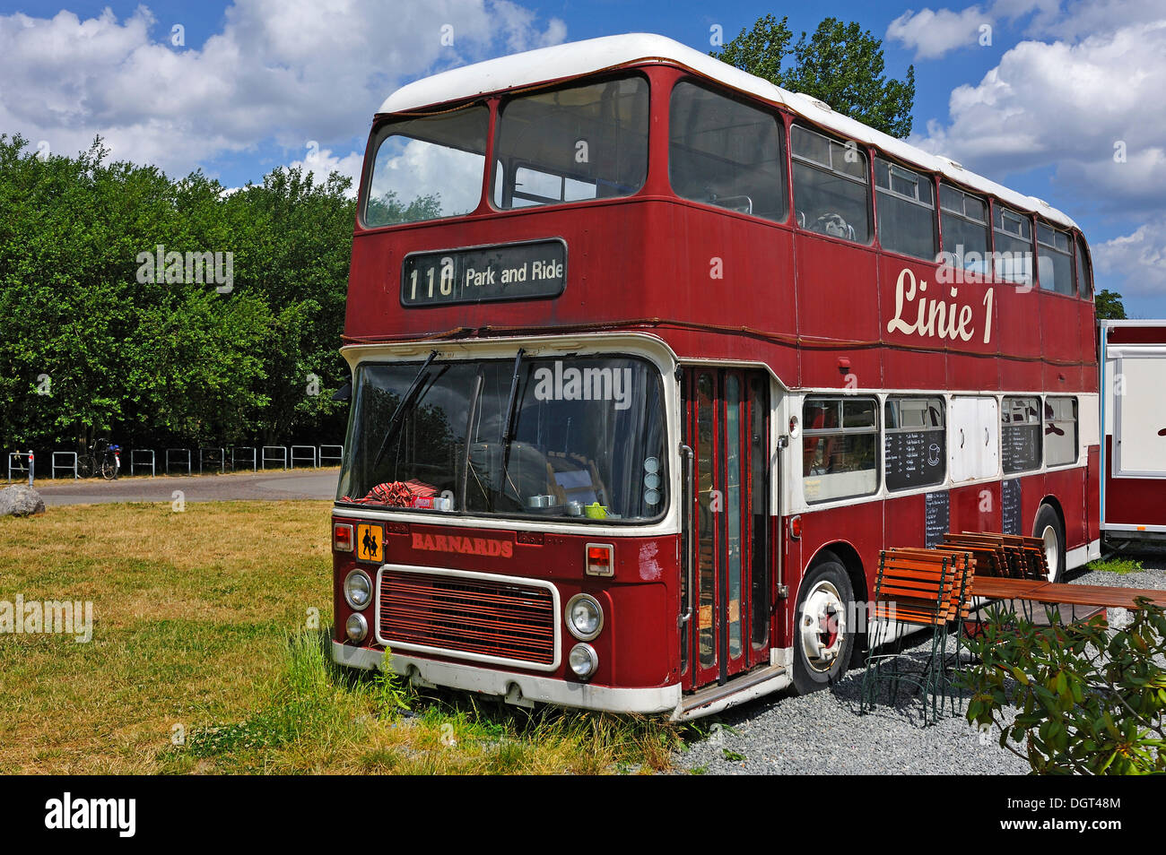 Double decker bus restaurant hi-res stock photography and images - Alamy