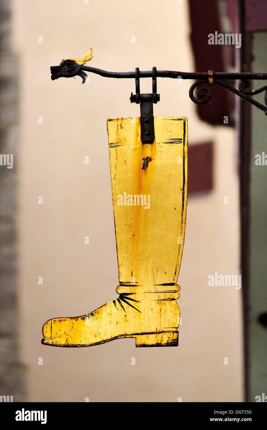 Shoemakers sign hi-res stock photography and images - Alamy