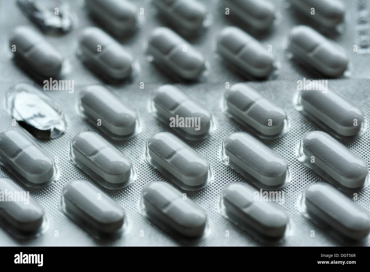 White tablets hi-res stock photography and images - Alamy