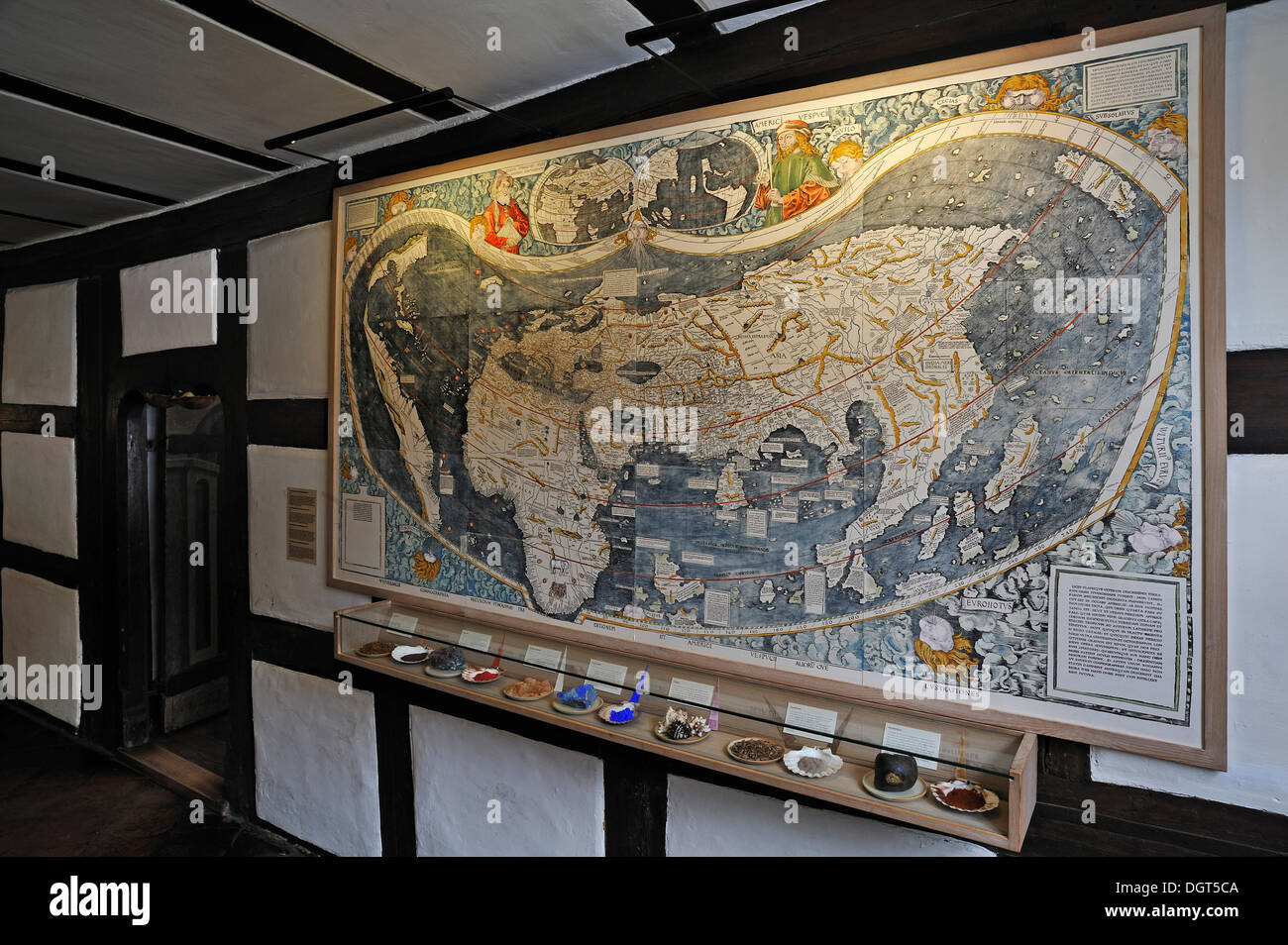 World map of 1527, with various minerals for the manufacture of paints ...