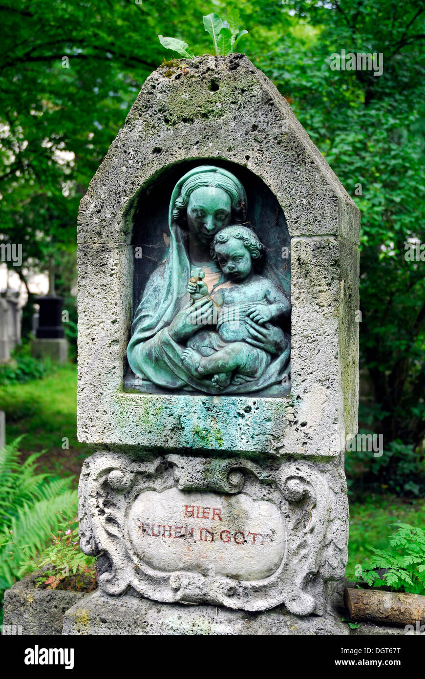 Grave gravesite hi-res stock photography and images - Alamy