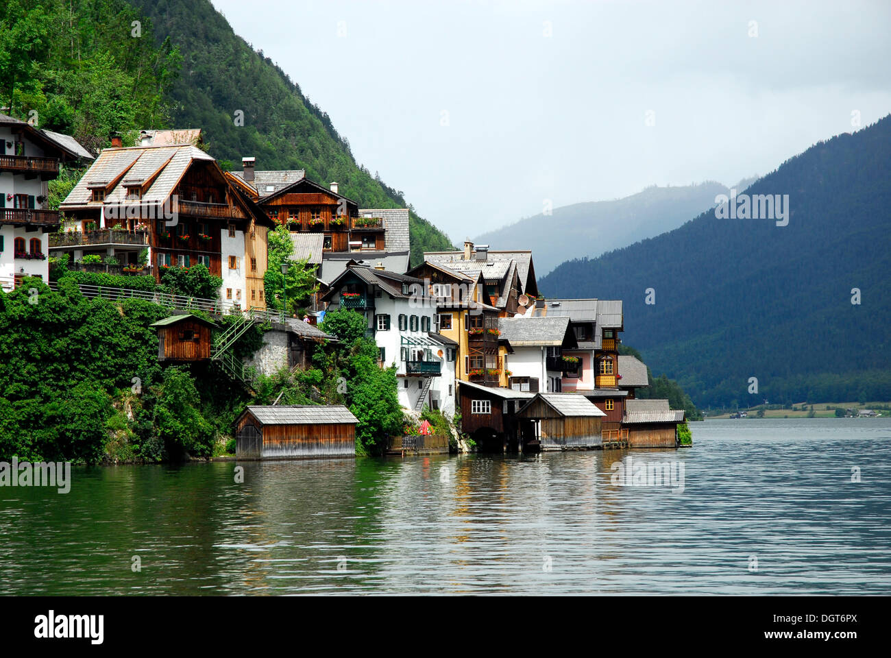 View of Hallstatt at the Hallstaetter See, Lake Hallstatt, UNESCO World ...