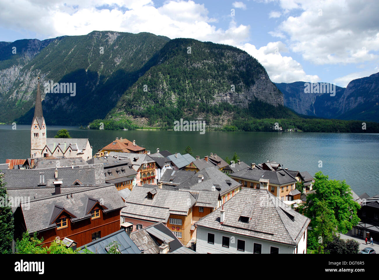 View of Hallstatt at the Hallstaetter See, Lake Hallstatt, UNESCO World ...