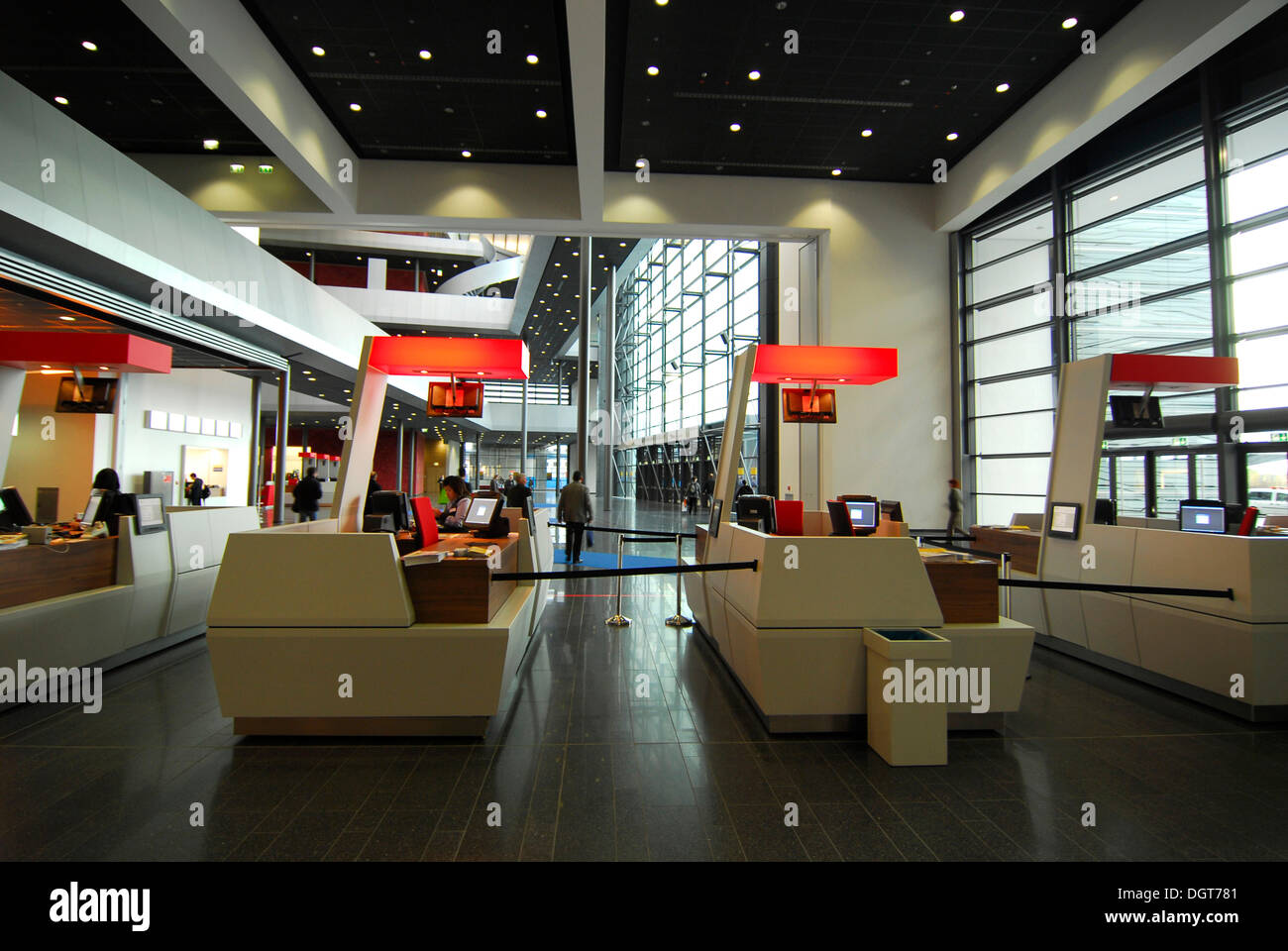 Portalhaus building, entrance hall leading to trade fair hall 11, built ...