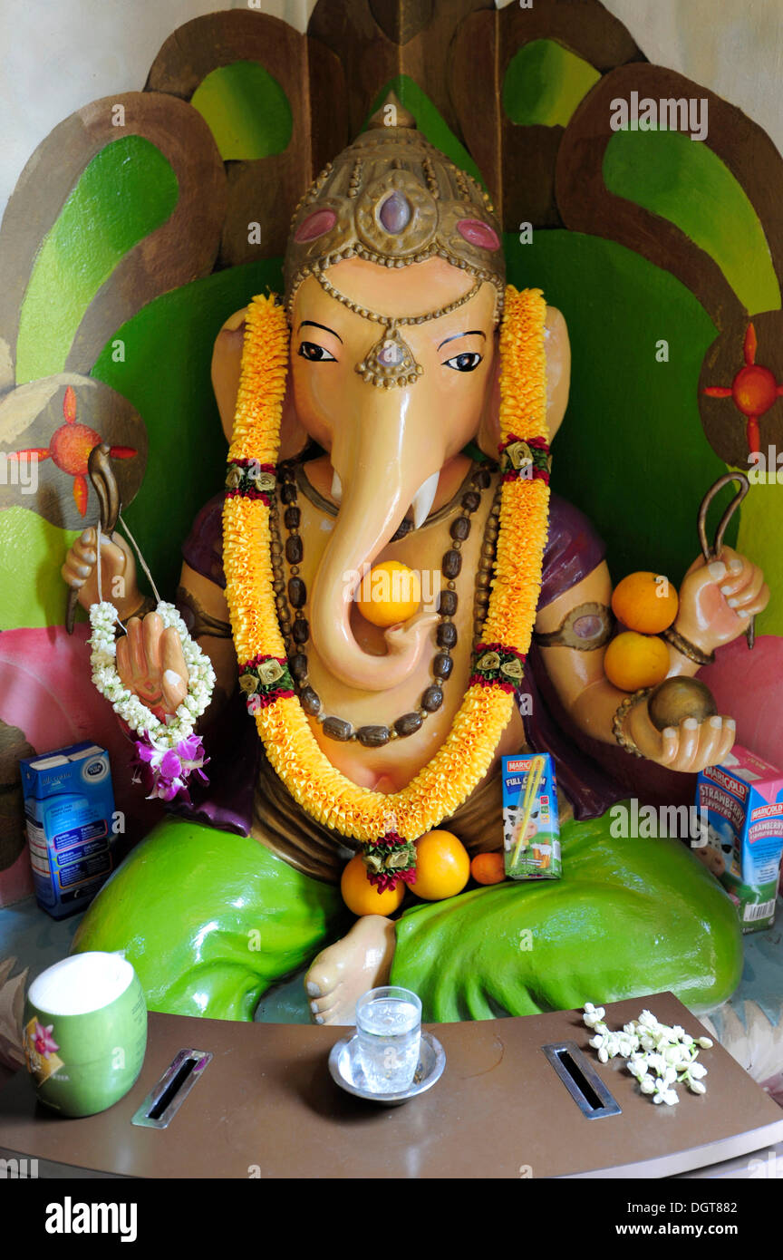 Altar to sakya muni hi-res stock photography and images - Alamy