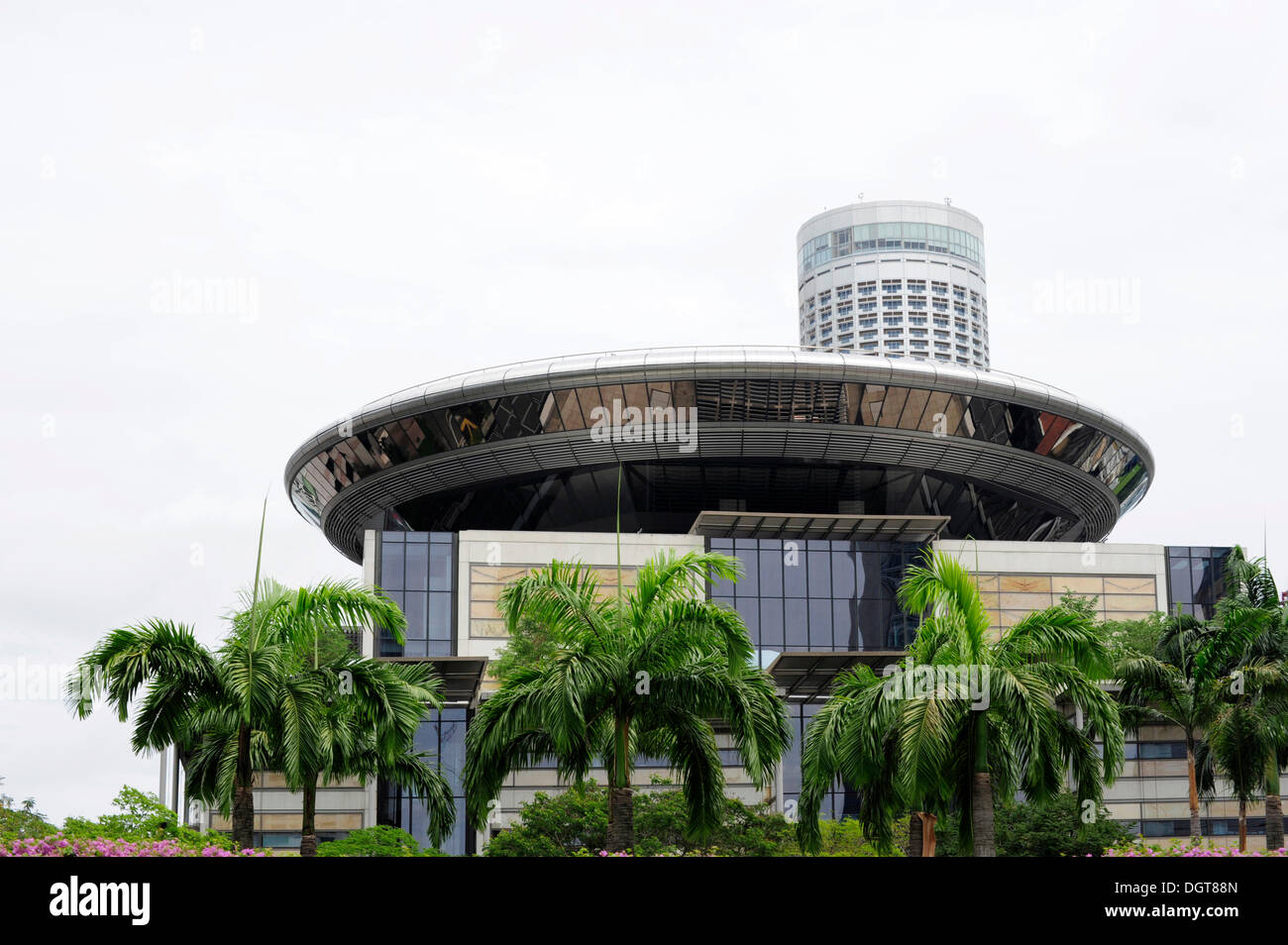 Modern court building hi-res stock photography and images - Alamy