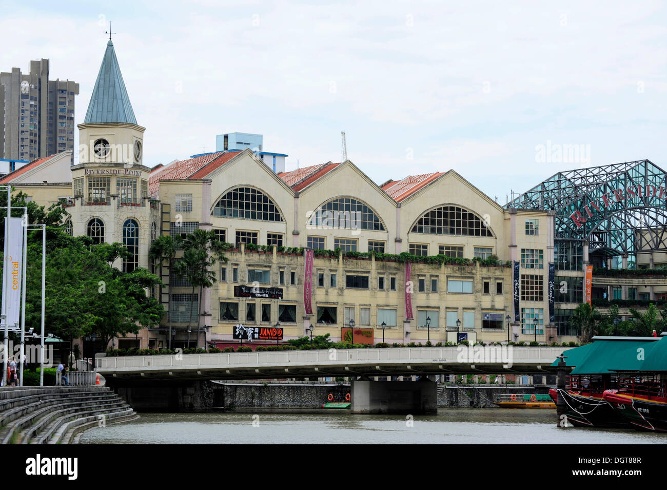 Riverside cafe asia hi-res stock photography and images - Alamy