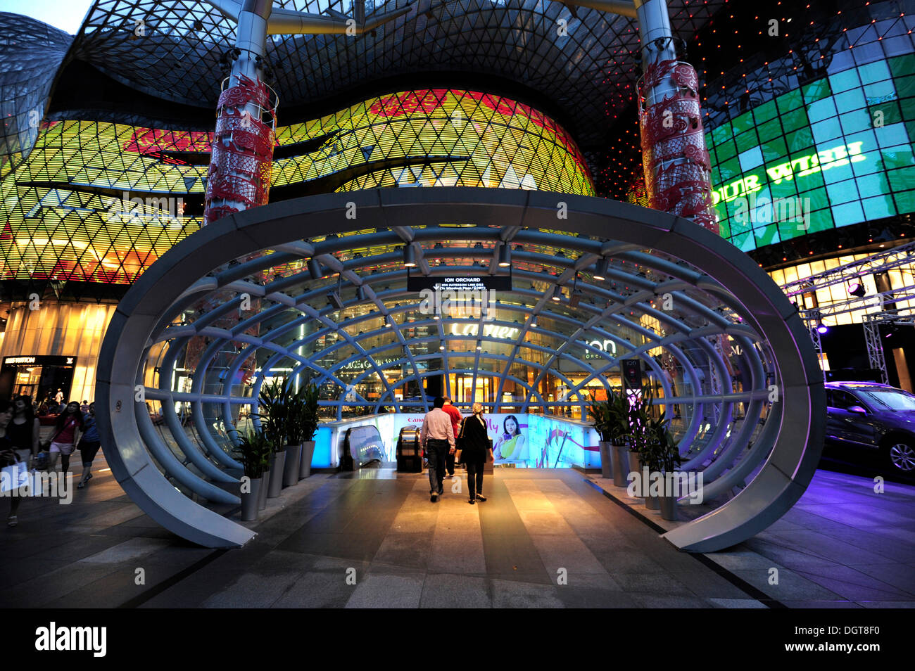 Mrt stations hi-res stock photography and images - Alamy