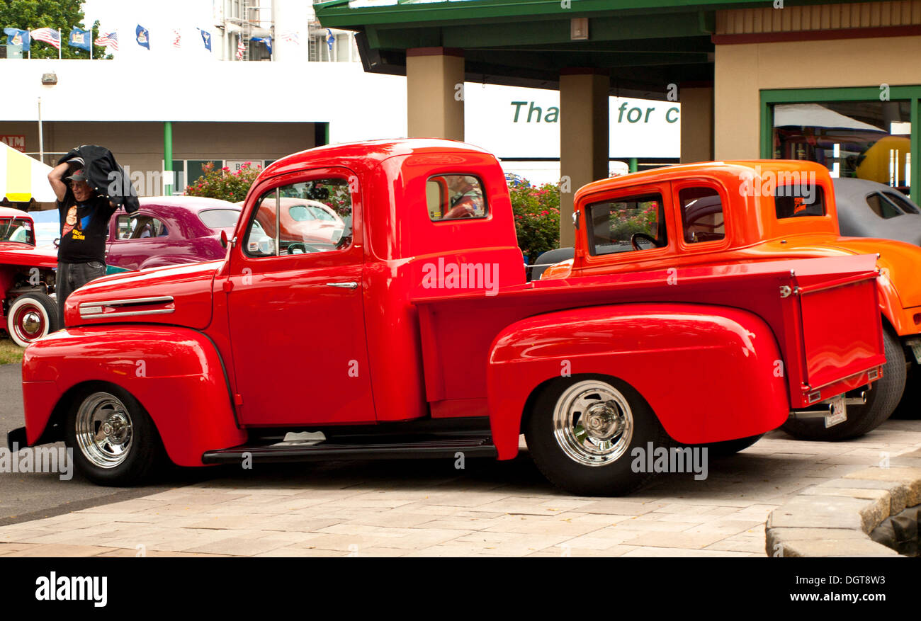 pick-up trucks on display at the syracuse nationals car show Stock ...