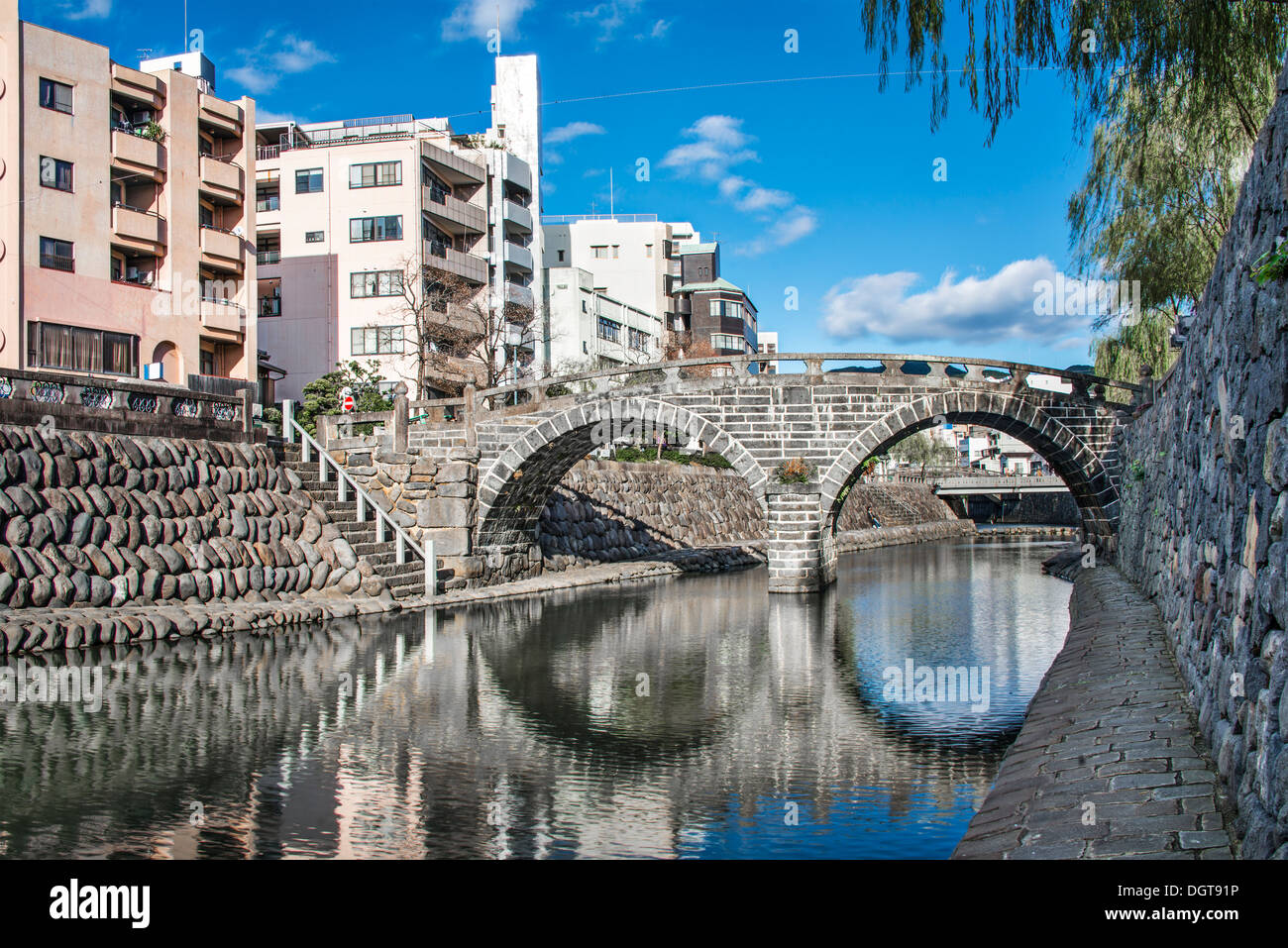 Street scene nagasaki japan hi-res stock photography and images - Alamy